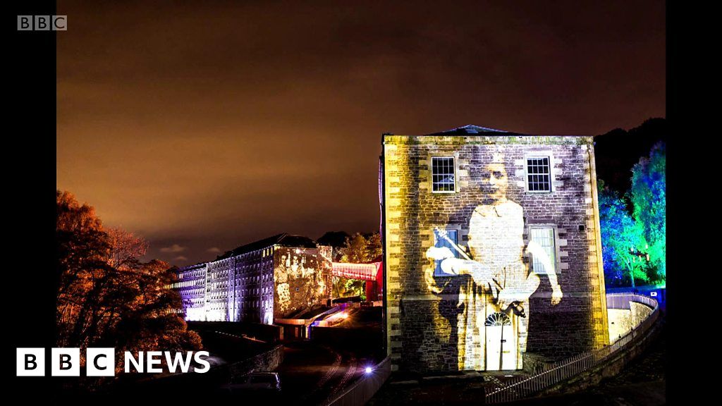 Have you ever seen New Lanark look like this? - BBC News