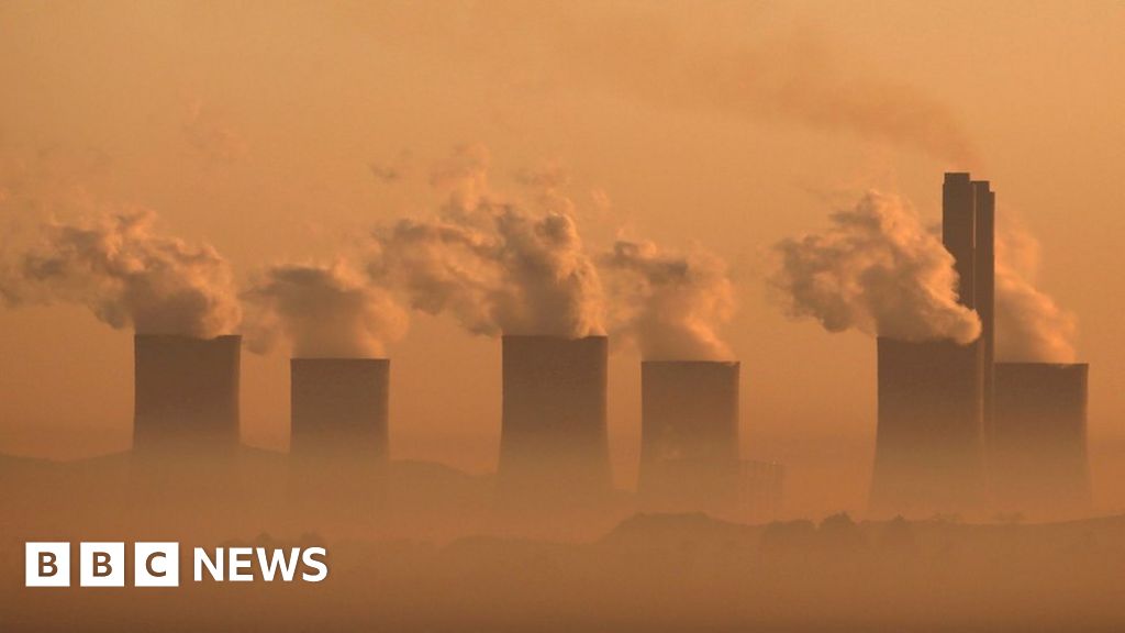 Climate change: Trump keeps world waiting on Paris deal - BBC News