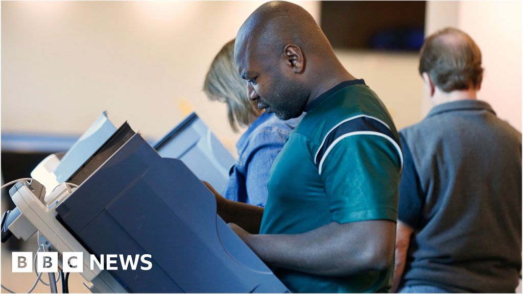 US election: Experts keep watch over 'hack states' - BBC News