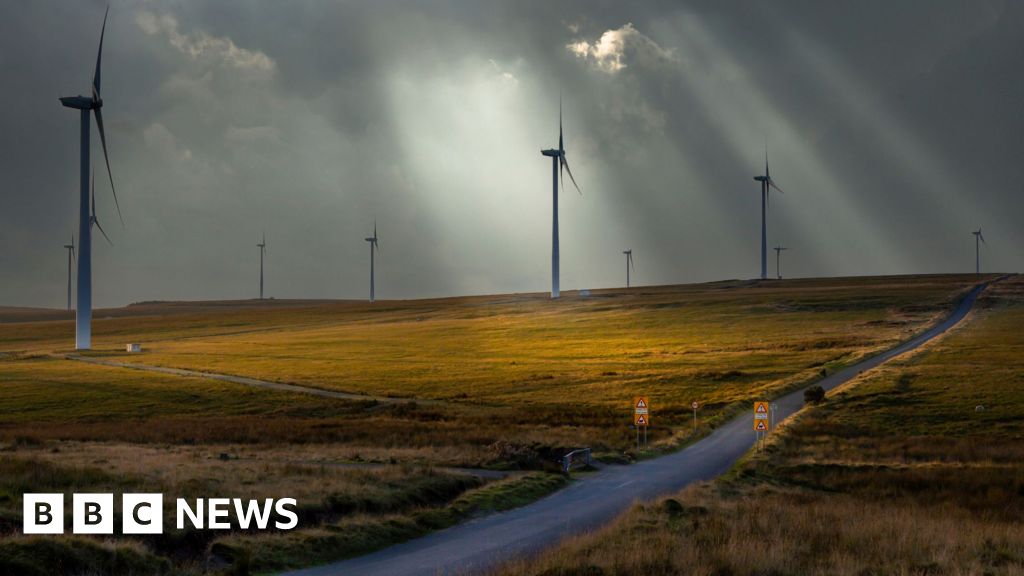 Climate change: Wind power needs to quadruple for net zero goal