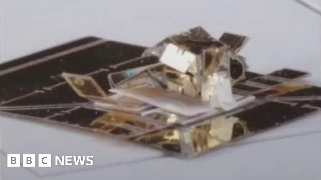 The origami-inspired mini-surgeon robot - BBC News