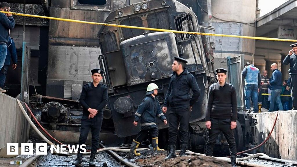 Cairo train crash and station fire kill 25 - BBC News