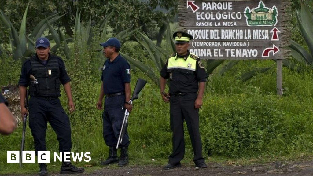 Mexican judge gives 520-year sentences for bar killings - BBC News