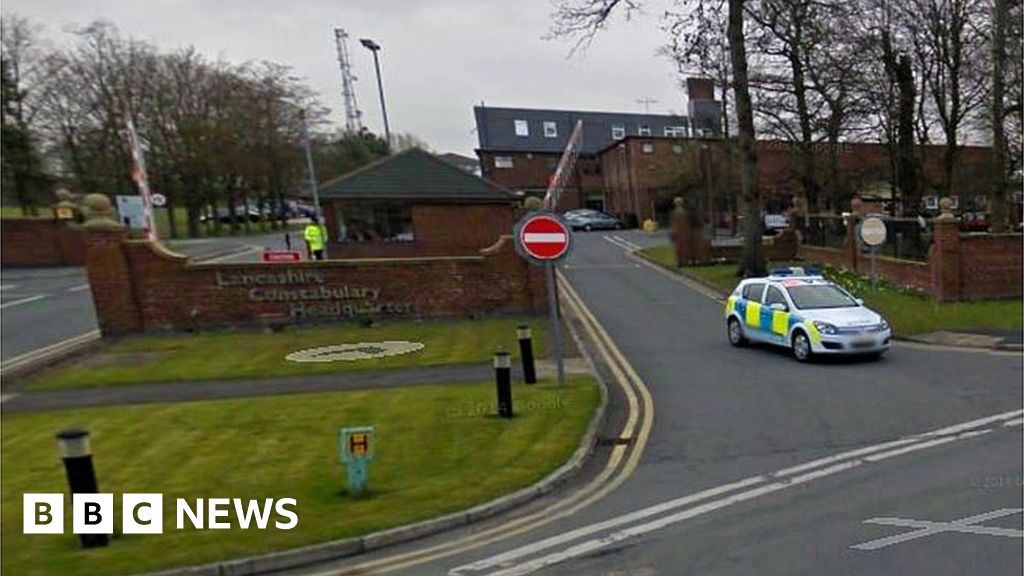 Lancashire Police sacks couple for selling road crash data - BBC News