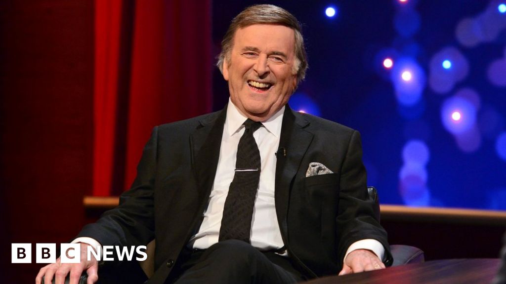Sir Terry Wogan named greatest BBC radio presenter - BBC News