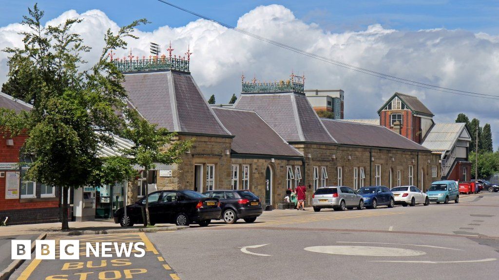 Wrexham rail station site earmarked for transport hub - BBC News