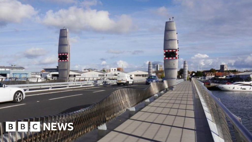 Poole flooding: Main defence works 'to be built within two years' - BBC ...