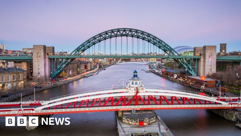 Funding sought to help Newcastle Swing Bridge rotate - BBC News