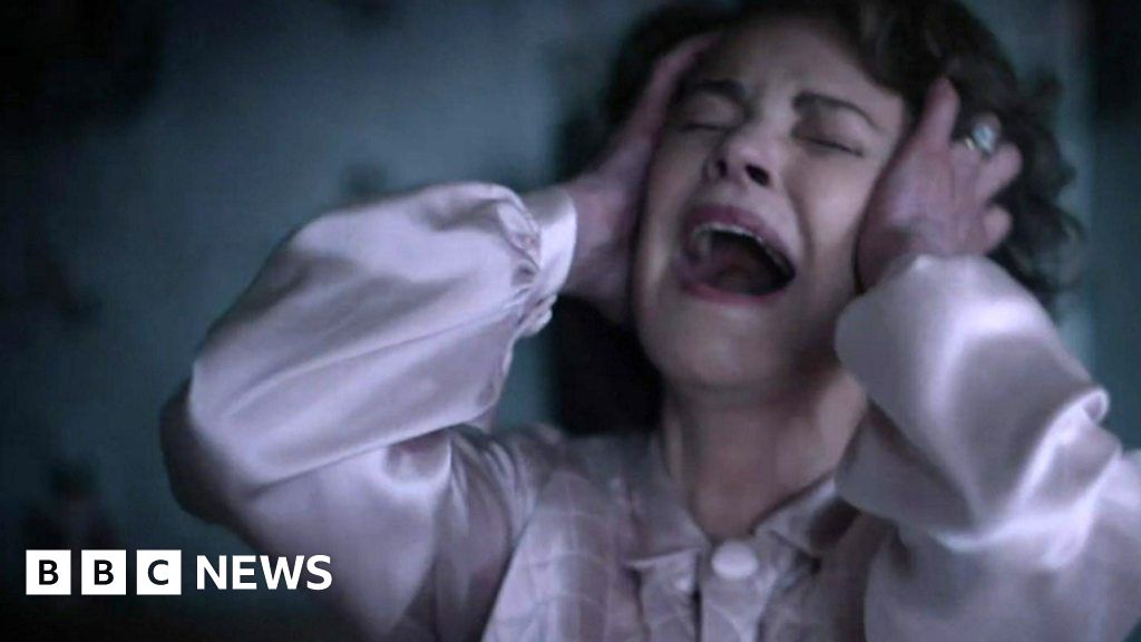 The Little Stranger: A gothic ghost story reviewed - BBC News