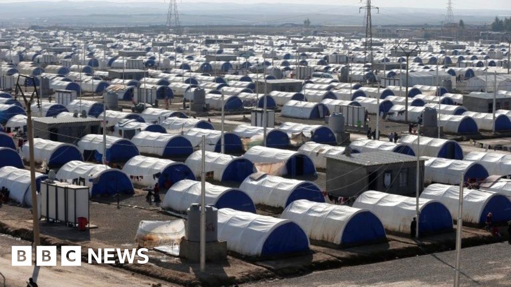 New Mosul refugee camp 'full in a week', say aid agencies - BBC News
