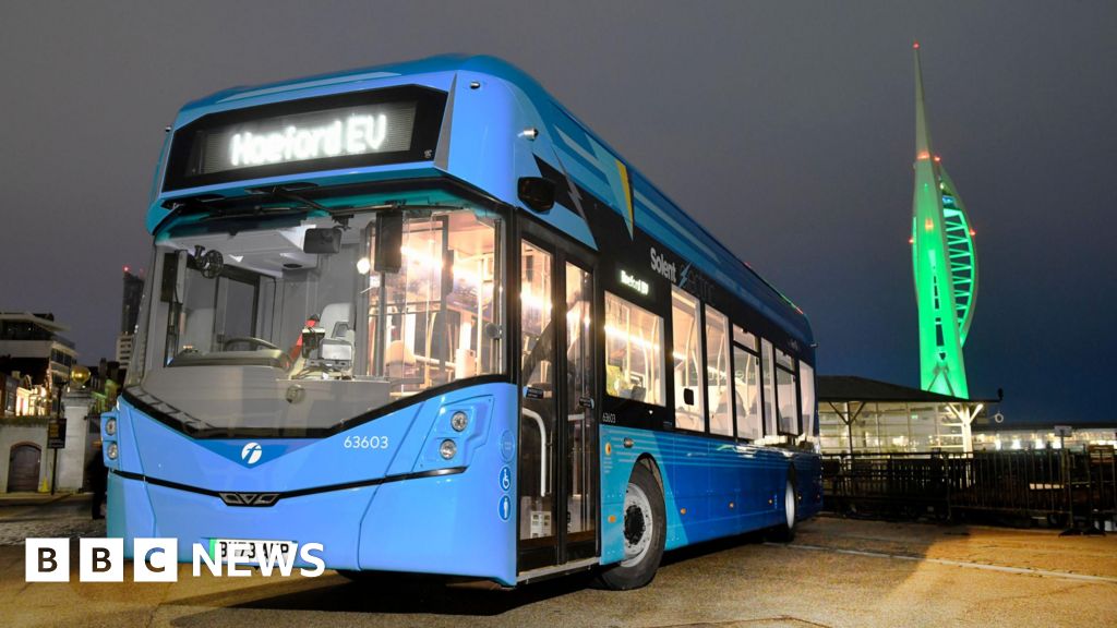 First Bus Solent awards drivers pay rise to end strikes
