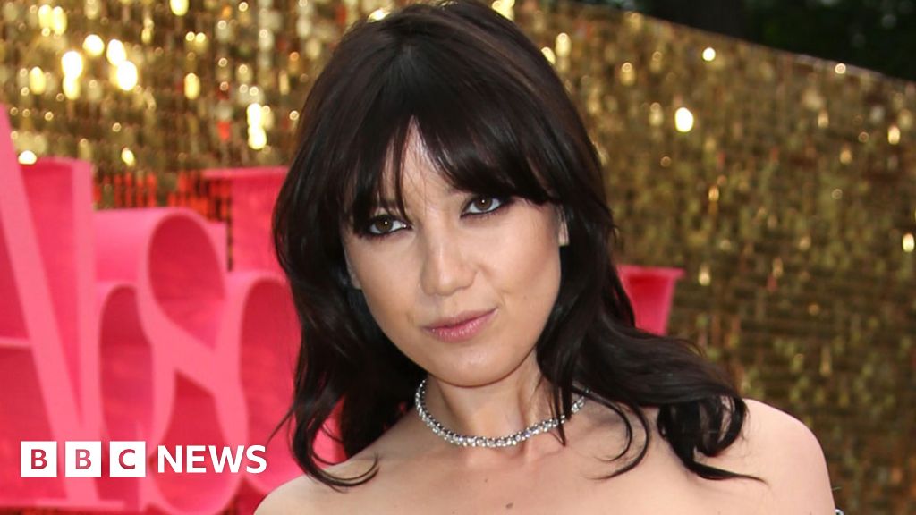 Daisy Lowe becomes latest Strictly Come Dancing contestant - BBC News