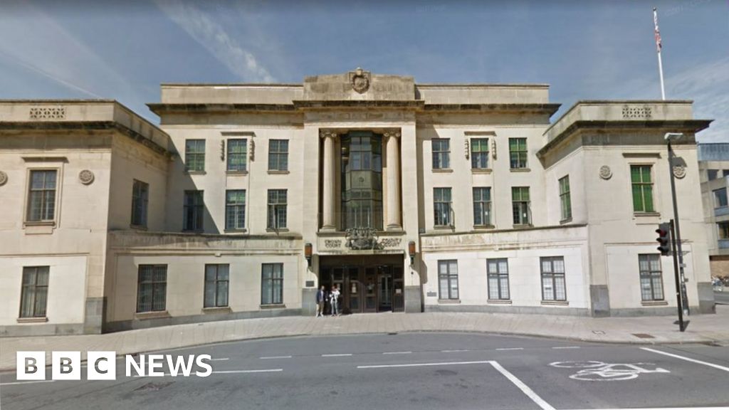 Coronavirus prisoner Mark Rumble admits drugs charges - BBC News