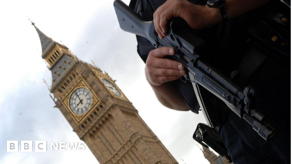 MPs back bill to authorise MI5 and police crimes - BBC News