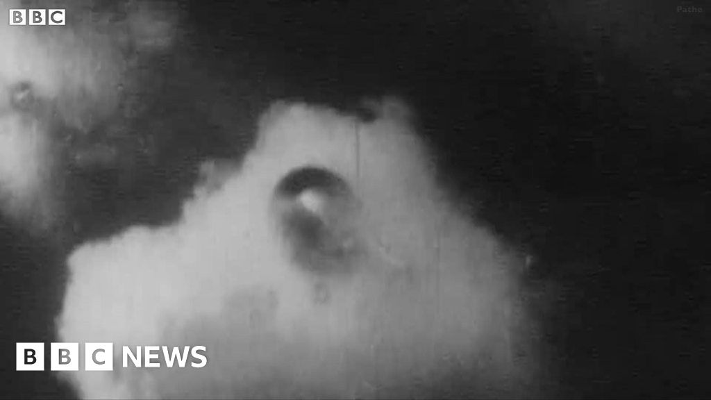 The moment a German Zeppelin was shot down over Hartlepool - BBC News