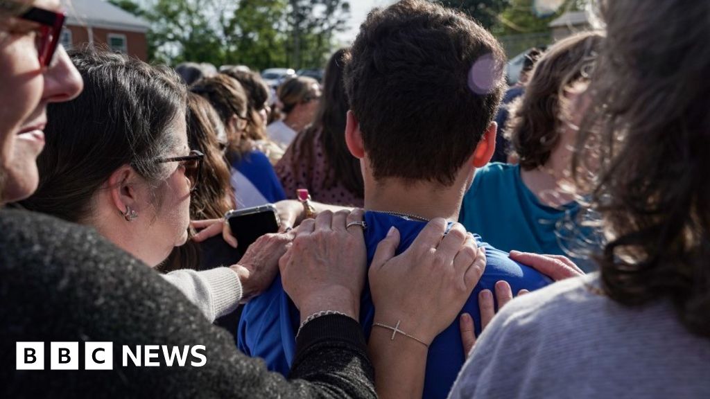 Dadeville, Alabama, left without answers after deadly mass shooting