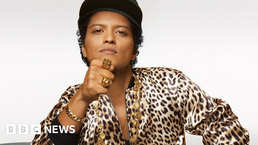 Music News round-up: 1m tickets to Mars - BBC News