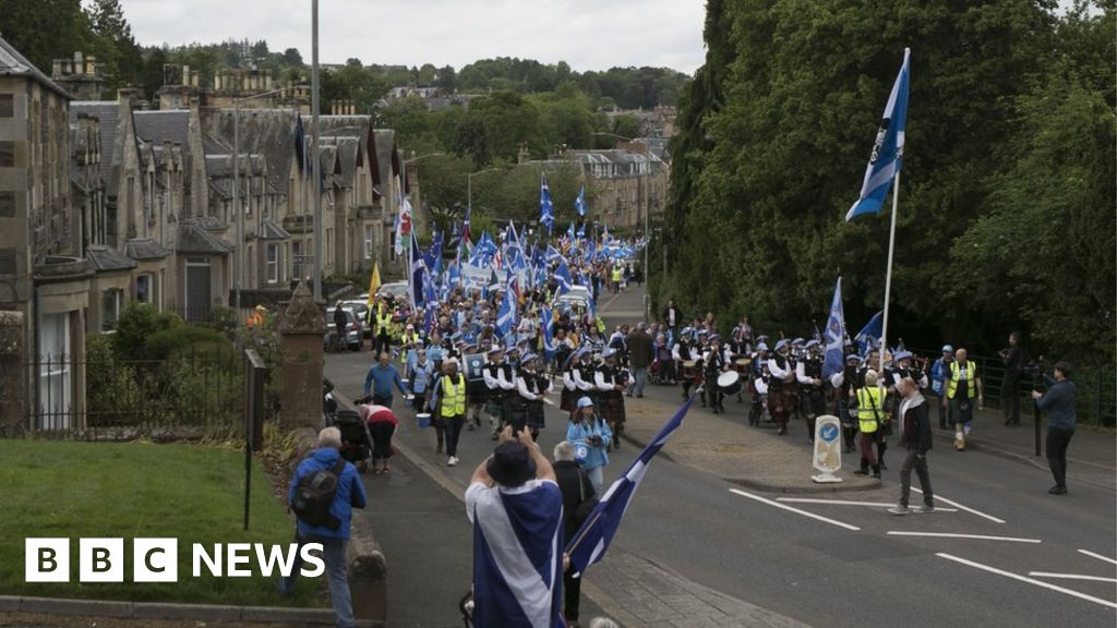 Supporters of Scottish independence march through Galashiels