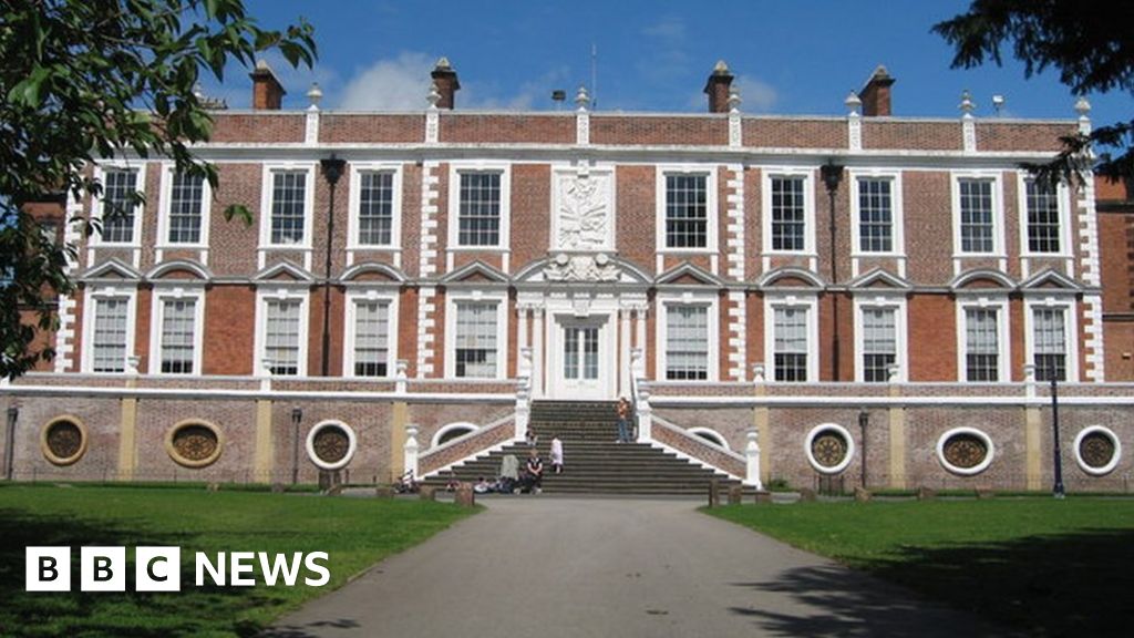 Liverpool stately home Croxteth Hall to be run by trust - BBC News