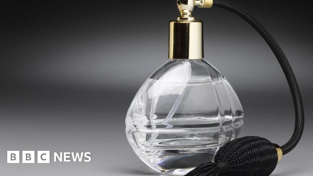 Perfume traces could help to solve crimes - BBC News