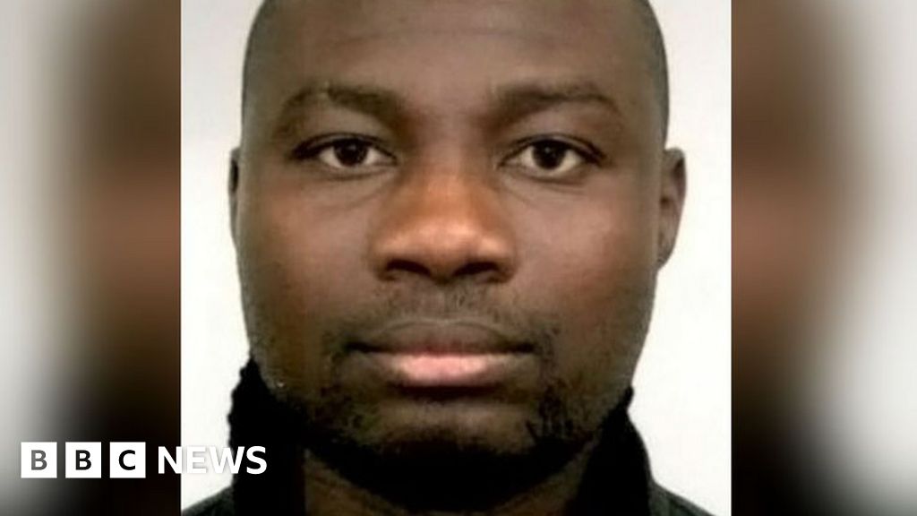 Northampton skeleton bush death was 'suspicious' - BBC News