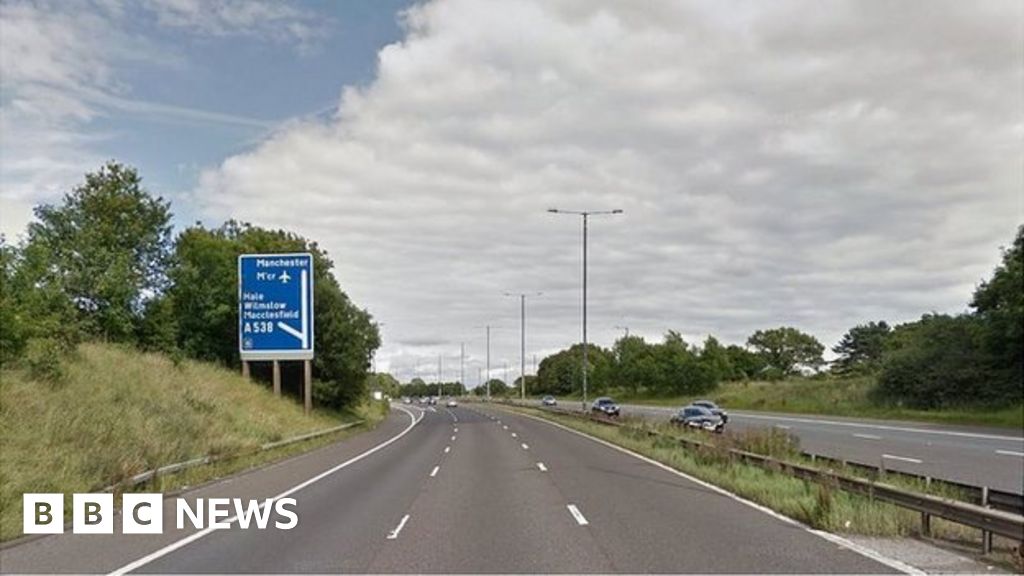 M56 chemical spill halts traffic in Greater Manchester - BBC News