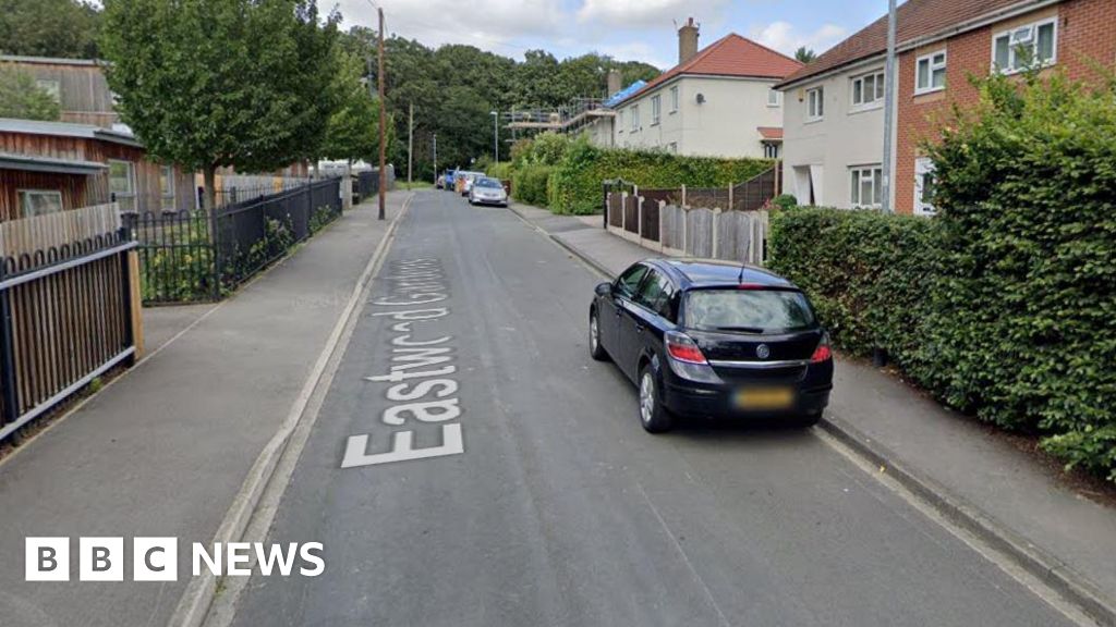 Leeds shooting: Man arrested over Swarcliffe shotgun attack - BBC News