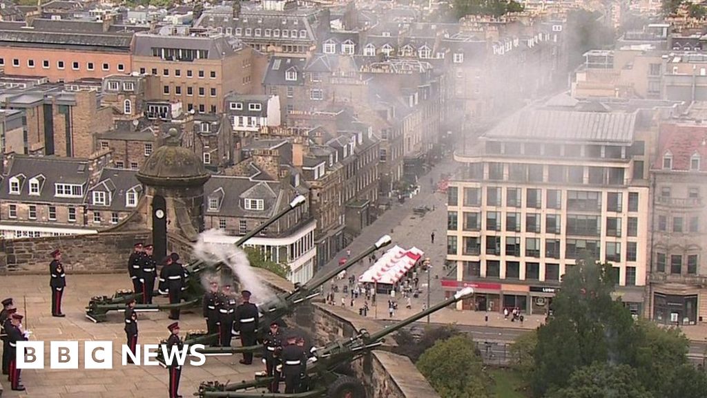 Charles III: King proclaimed in Edinburgh - BBC News