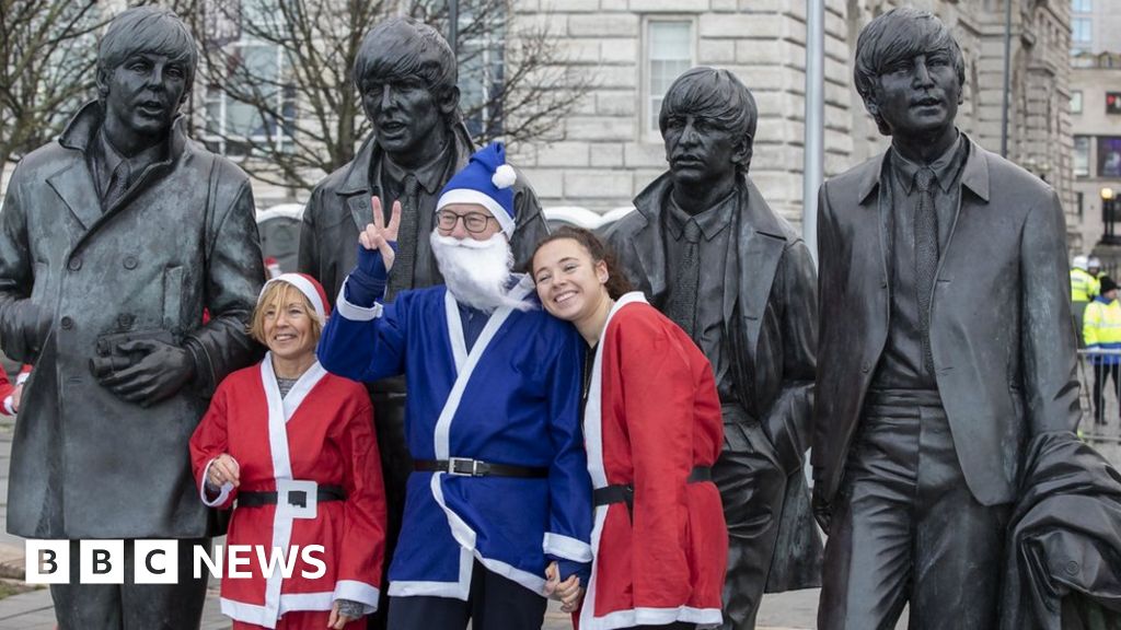 Liverpool Santa Dash: Thousands take part as event returns