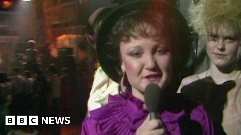 Janice Long: Watch archive of Top of the Pops presenter - BBC News