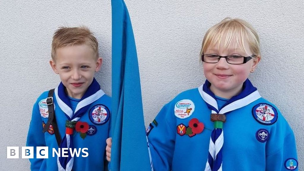 Devon cub leader who banned girl 'broke rules' - BBC News