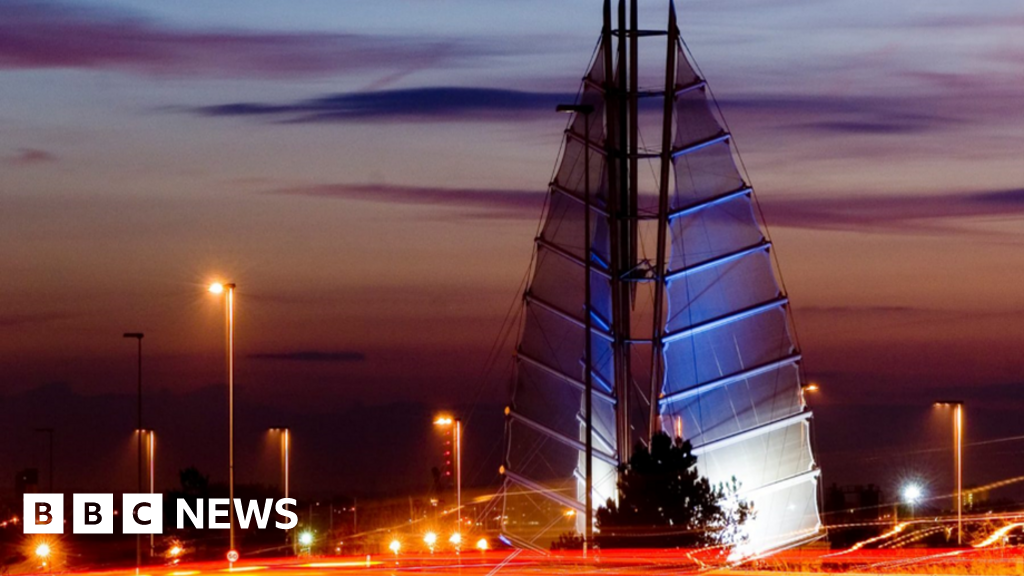 M275 closures for Tri-Sails panels removal - BBC News