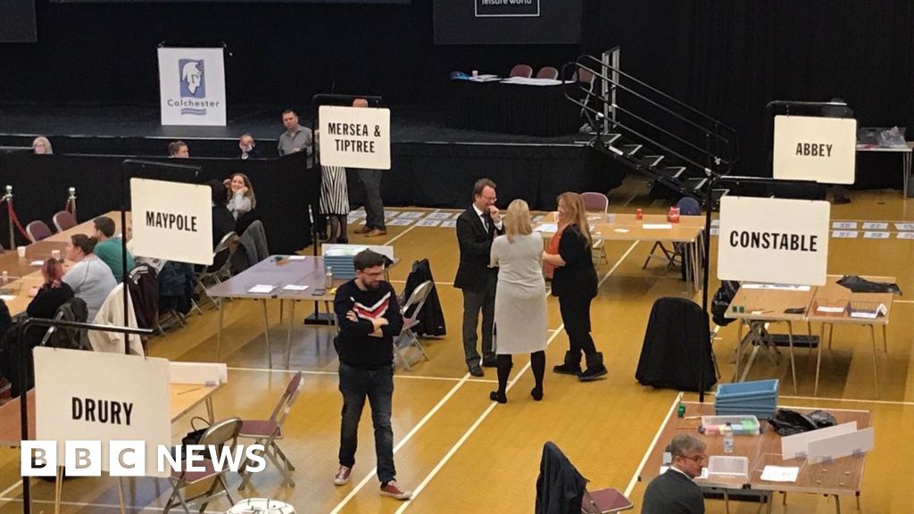 UKIP fails to win Essex seat as Tories strengthen hold - BBC News