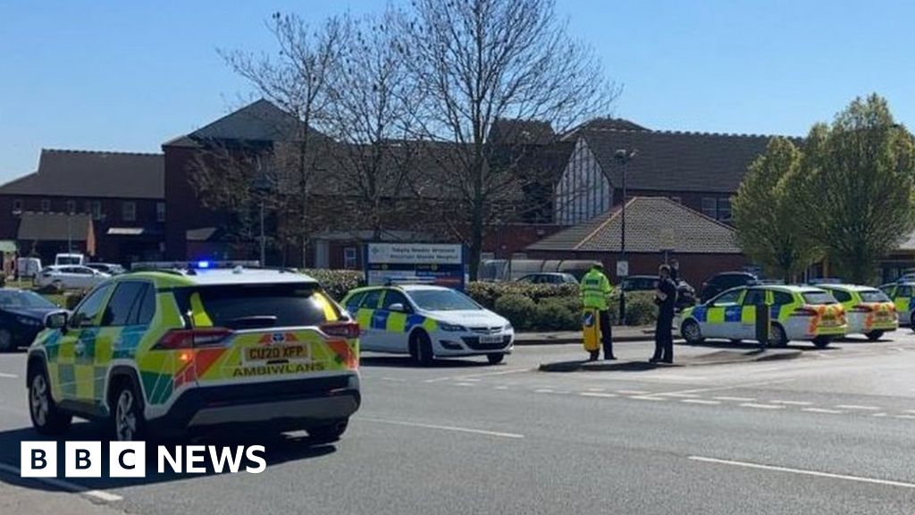 Wrexham Maelor Hospital: 'Hoax call' suspect released - BBC News