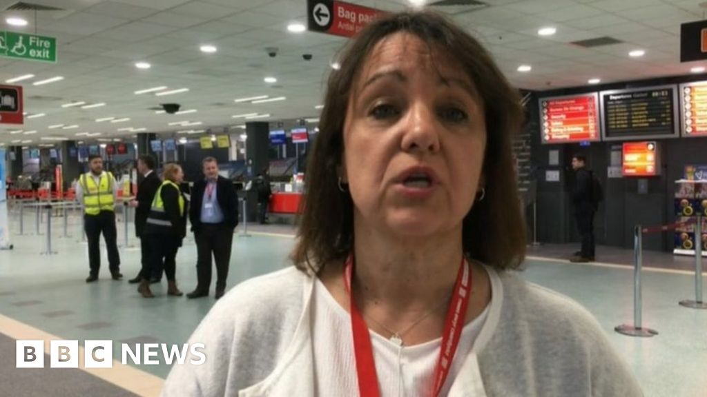 Flybe: Cardiff Airport boss tells customers 'don't turn up' - BBC News