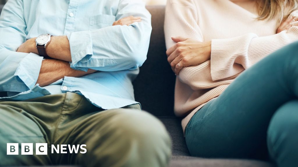 Coronavirus: Lockdown may trigger 'surge' in couples splitting