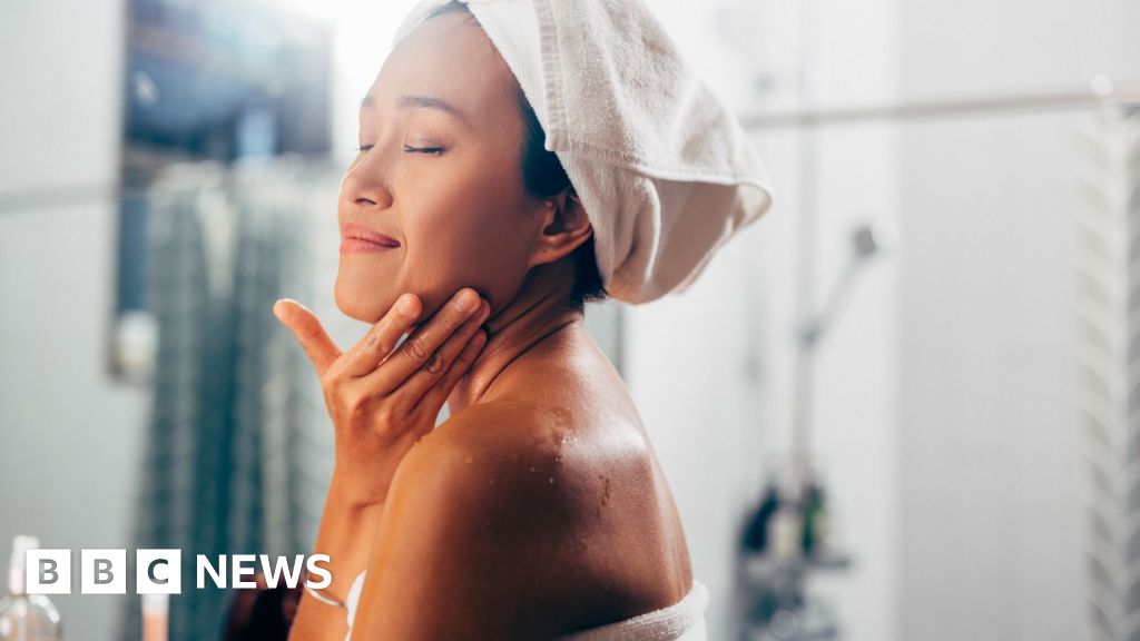 The science behind how fake tan works on your skin - BBC News