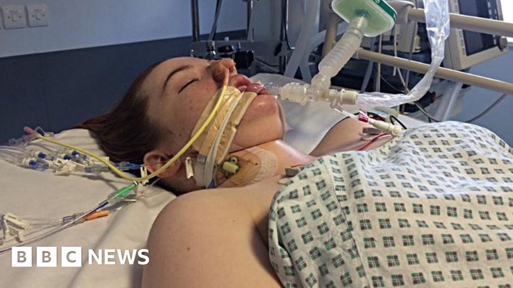 Bullied daughter Julia Derbyshire 'just wanted to be loved' - BBC News