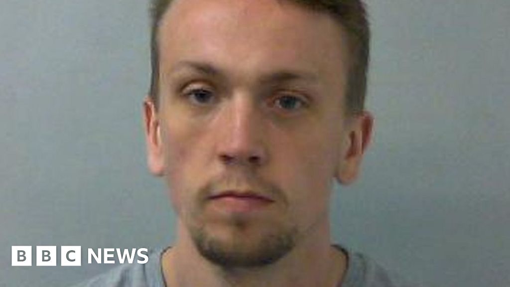 James Lewis jailed for 10 years for shaking baby in Oxford - BBC News