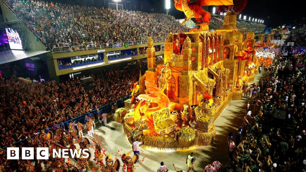 Samba and sequins: Rio carnival in pictures - BBC News