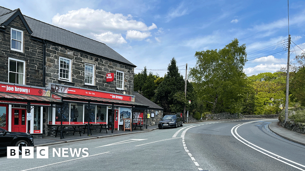 Capel Curig motorcycle crash leaves rider dead and passenger hurt