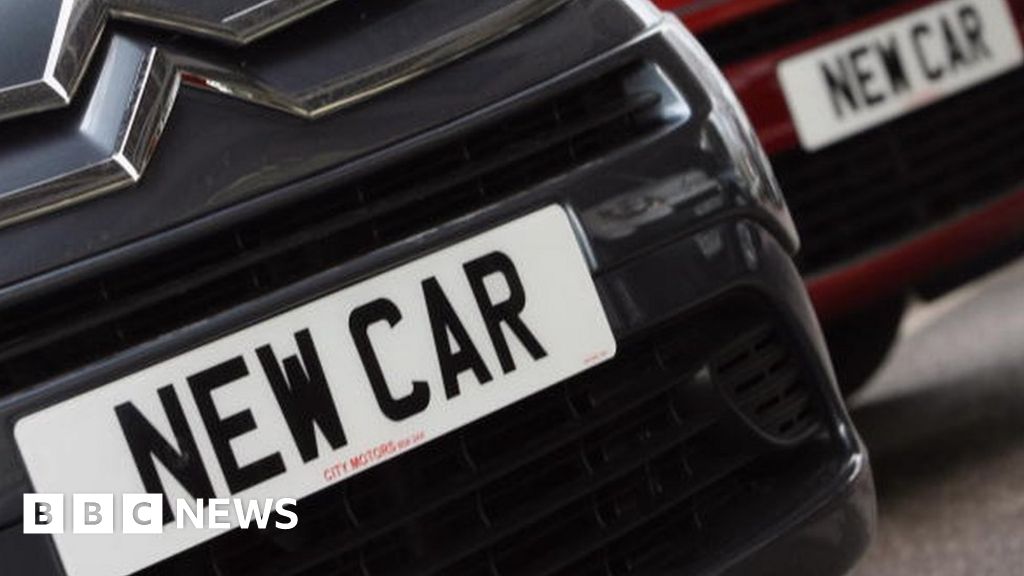 'Pre-reg' cars now widespread in UK - BBC News