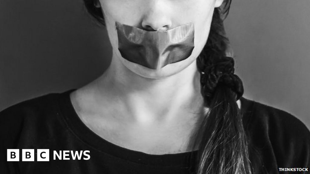 Selective mutism: 'I have a phobia of talking' - BBC News