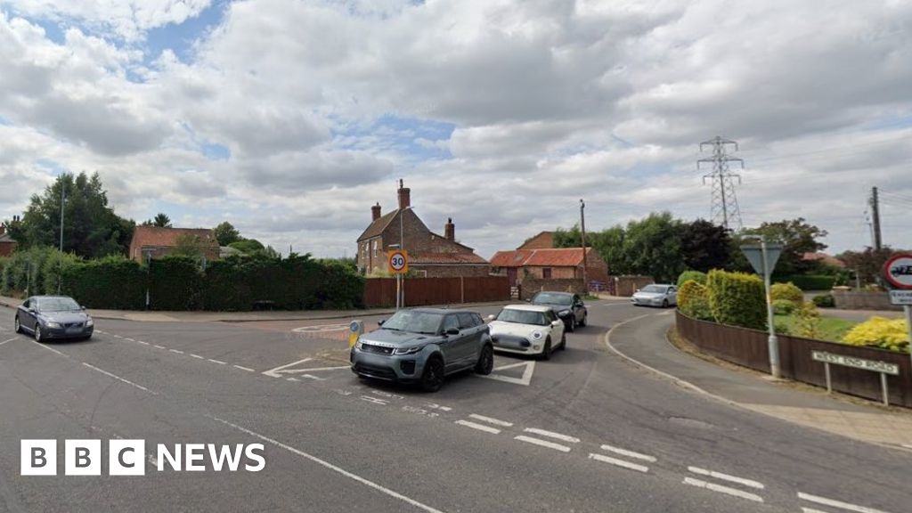 Two men killed in Lincolnshire rural road crashes