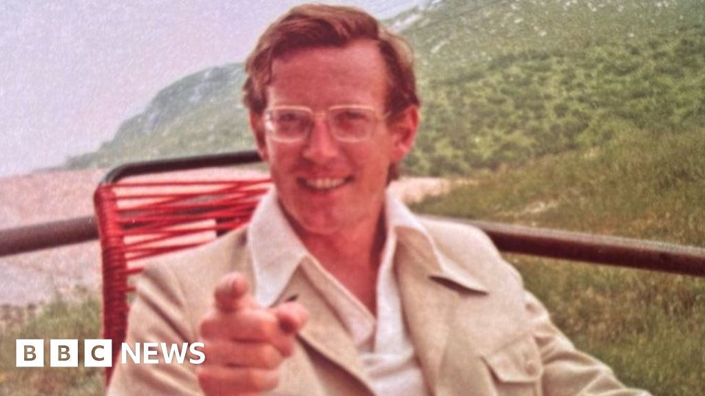 David Trimble's extraordinary life of ups and downs - BBC News