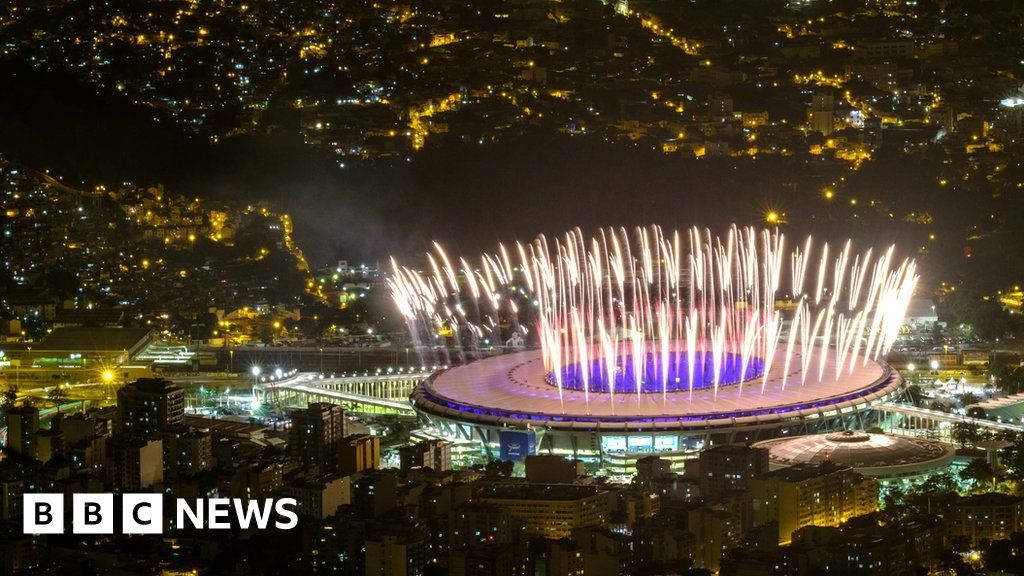 Rio 2016: City hopes to win hearts with 'budget' ceremony - BBC News