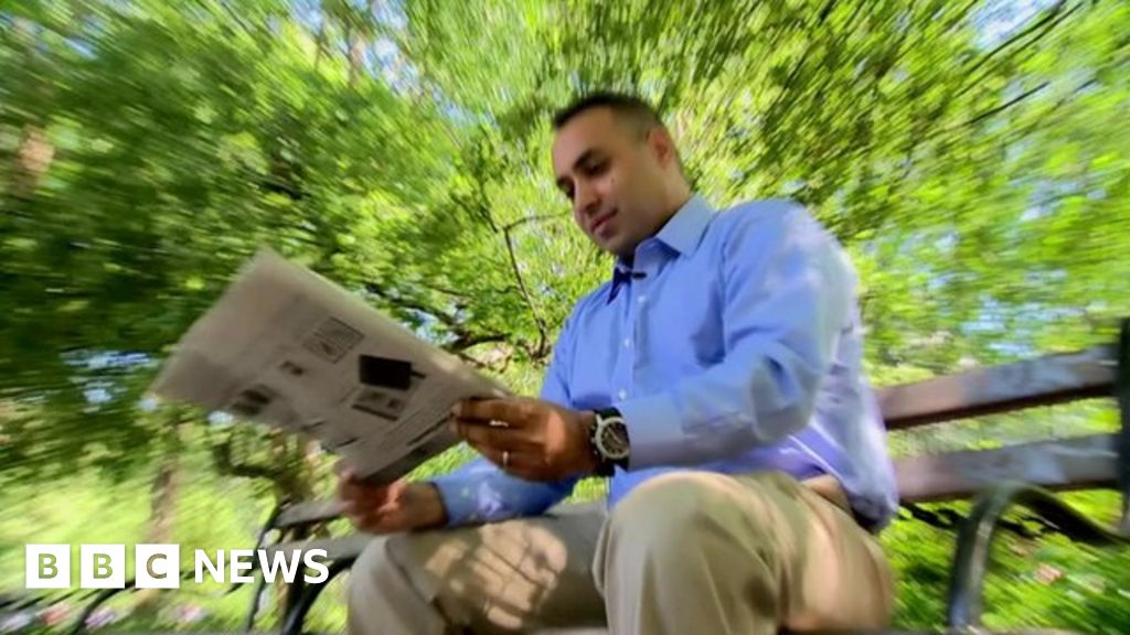 How to catch a Russian spy 'in plain sight' - BBC News