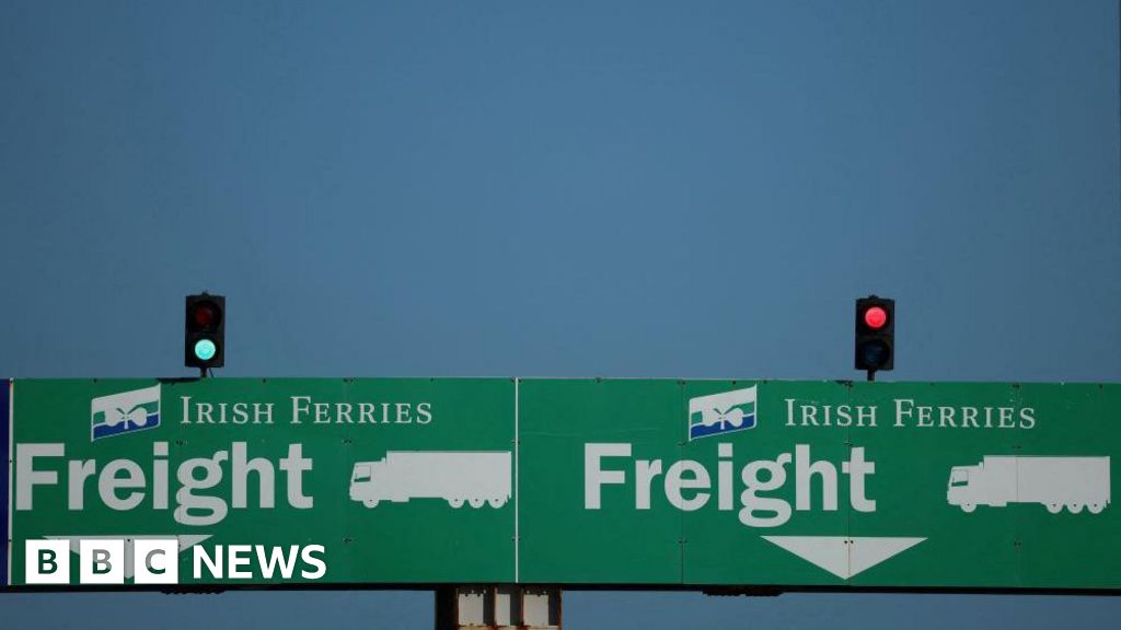 Brexit: Work starts on border control post for Irish exports - BBC News
