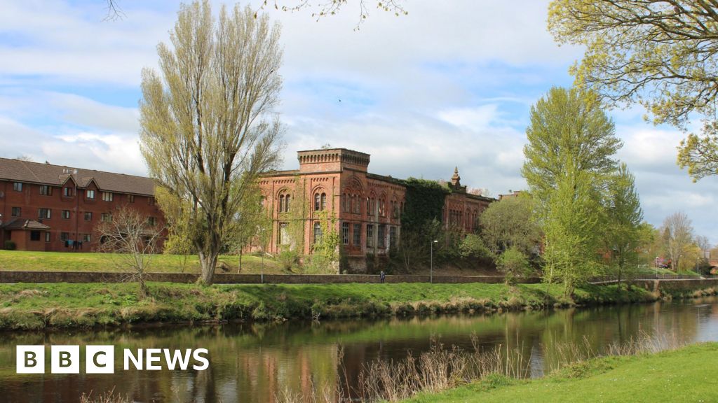Historic Dumfries mill's future examined - BBC News