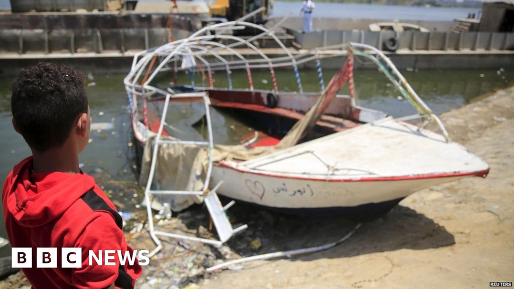 Nile crash: Death toll rises in 'party boat' sinking - BBC News